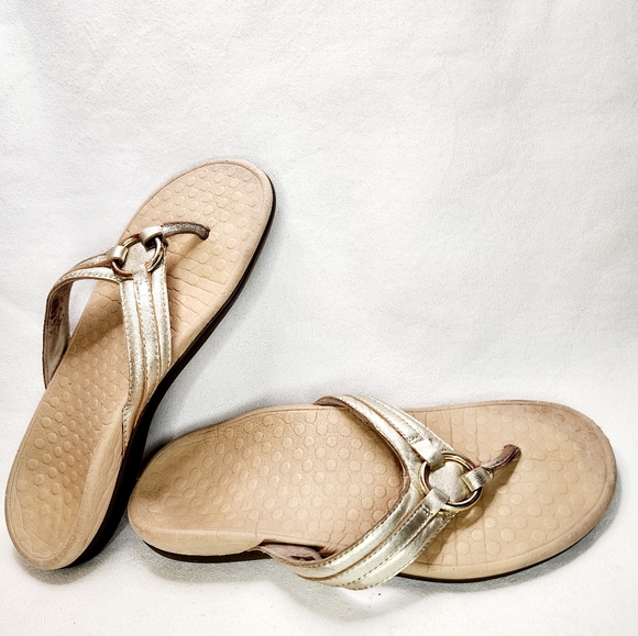 Vionic | Shoes | Vionic Golden Aloe Flip Flop | Poshmark